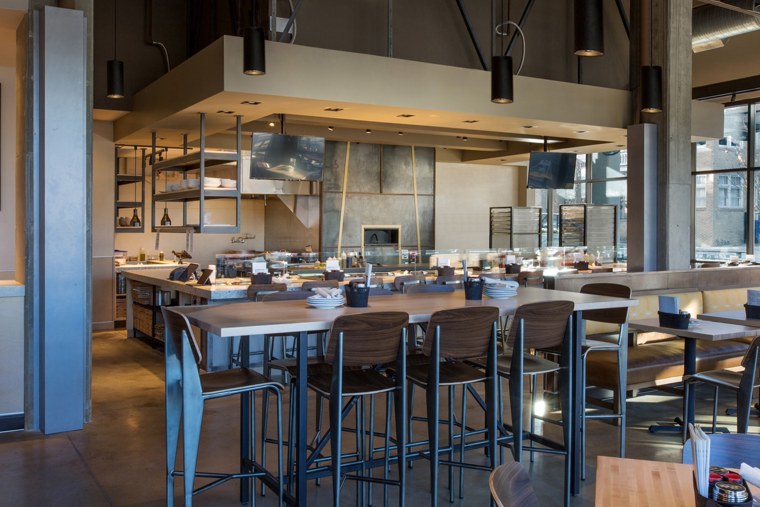 Commercial Bar Lighting Ideas to Set the Mood