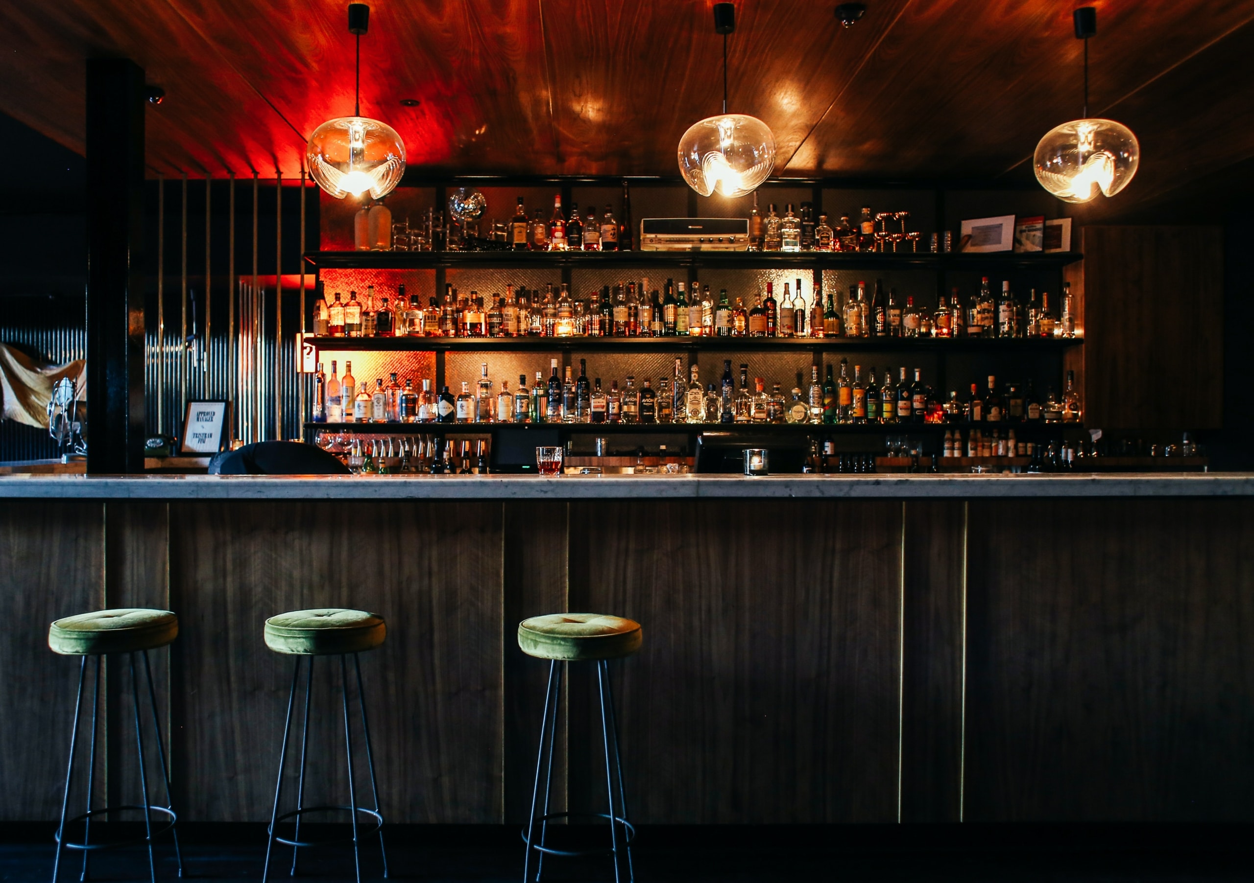 Commercial Bar Lighting Ideas to Set the Mood