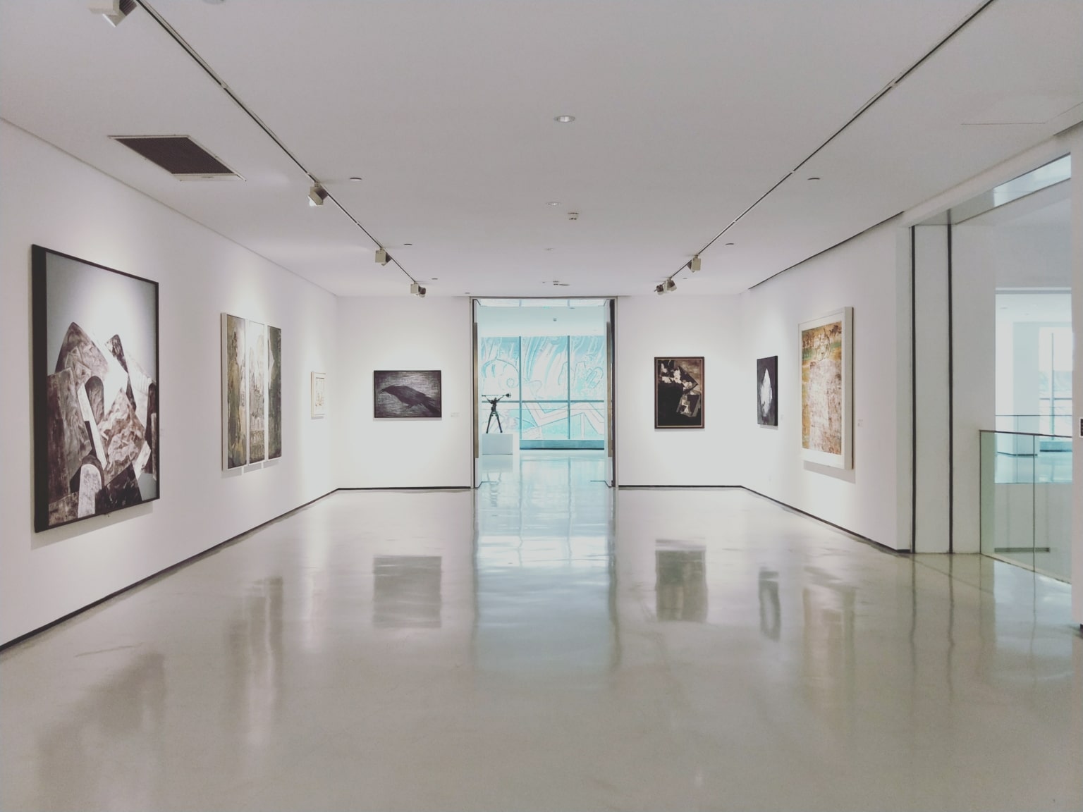 Your Quick Museum Lighting Design Guide - Solais Lighting